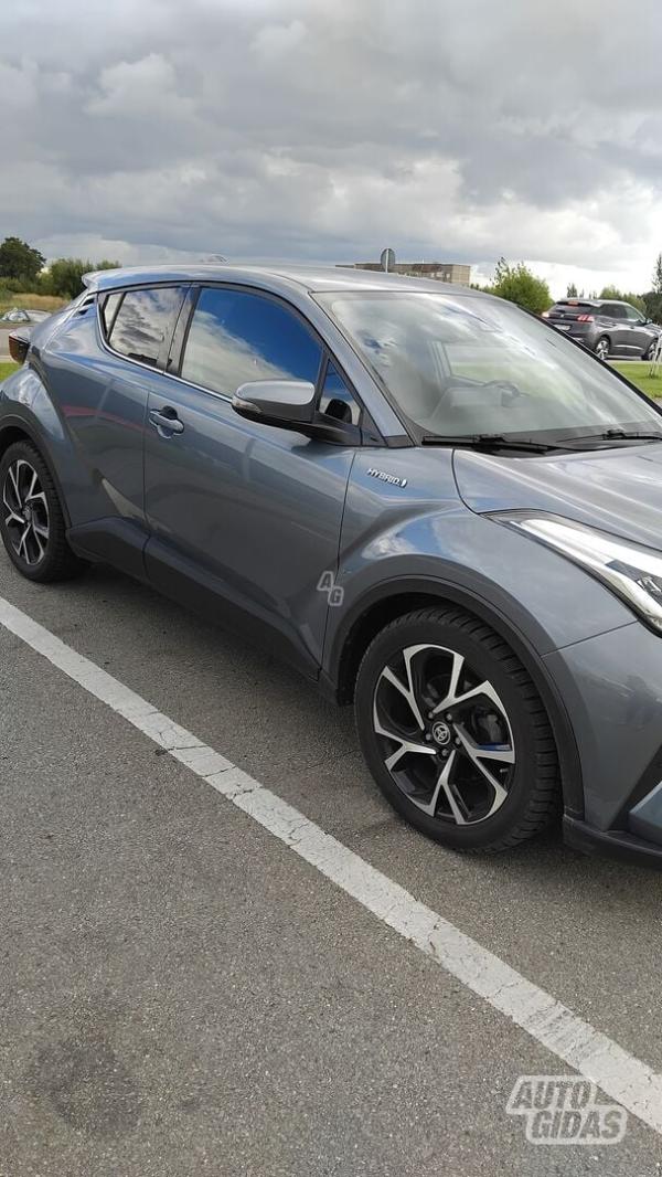 Серый Тойота C-HR 2020 в Паневежис, объемом двигателя 2.00 л и пробегом 108 тыс. км за 18900 €, фото 3 на AUTOMOTO.COM.LV