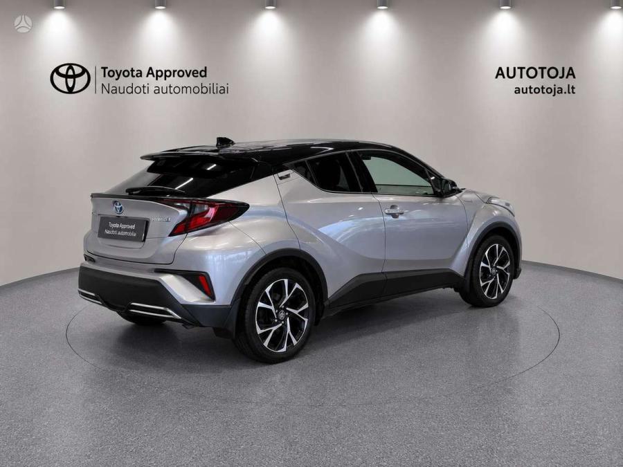 Pelēks Toyota C-HR 2020 Kauņa, ar dzinēja tilpumu 1.99 L un nobraukumu 129 tūkst. km par 21900 €, foto 3 vietnē AUTOMOTO.COM.LV