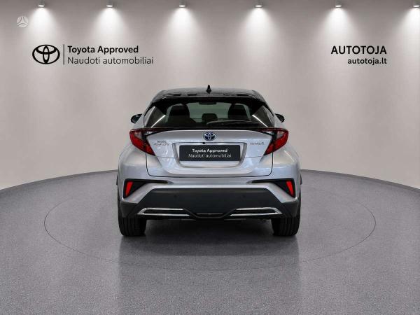 Toyota C-HR 2020 in Kaunas on AUTOMOTO.COM.LV Grey Toyota C-HR 2020 in Kaunas, with an engine capacity of 1.99 L and mileage of 129 thousand km for 21900 €, photo 5 on AUTOMOTO.COM.LV