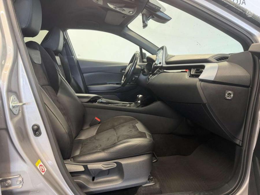 Pelēks Toyota C-HR 2020 Kauņa, ar dzinēja tilpumu 1.99 L un nobraukumu 129 tūkst. km par 21900 €, foto 7 vietnē AUTOMOTO.COM.LV