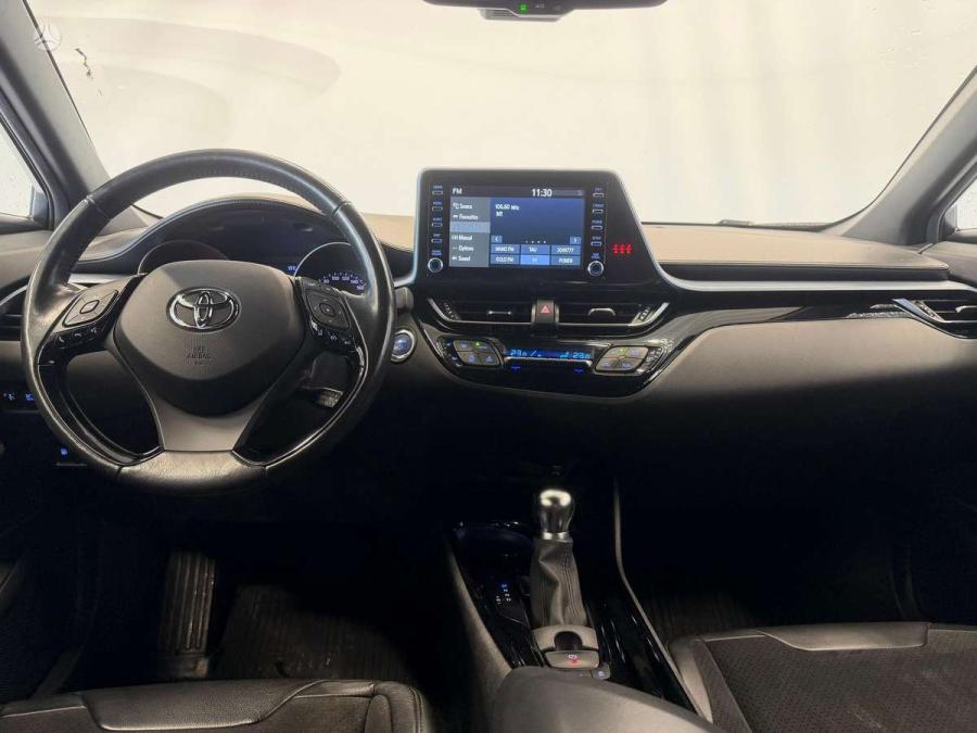 Pelēks Toyota C-HR 2020 Kauņa, ar dzinēja tilpumu 1.99 L un nobraukumu 129 tūkst. km par 21900 €, foto 9 vietnē AUTOMOTO.COM.LV