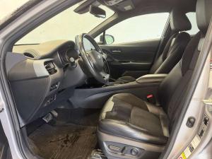 Pelēks Toyota C-HR 2020 Kauņa, ar dzinēja tilpumu 1.99 L un nobraukumu 129 tūkst. km par 21900 €, foto 12 vietnē AUTOMOTO.COM.LV