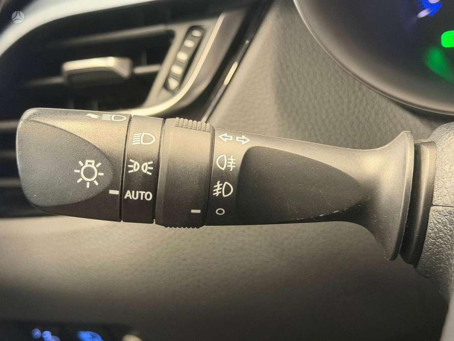Pelēks Toyota C-HR 2020 Kauņa, ar dzinēja tilpumu 1.99 L un nobraukumu 129 tūkst. km par 21900 €, foto 32 vietnē AUTOMOTO.COM.LV