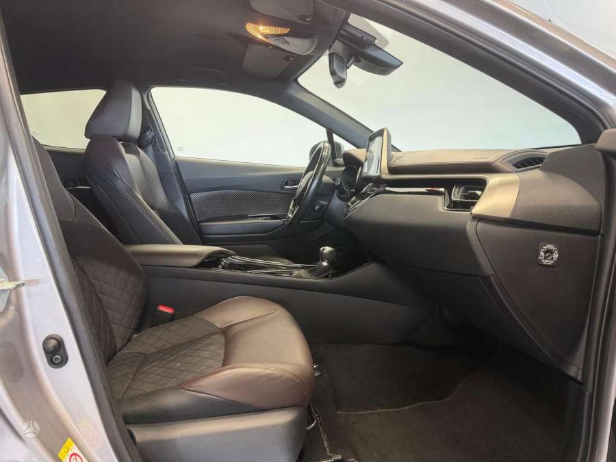 Pelēks Toyota C-HR 2020 Kauņa, ar dzinēja tilpumu 1.80 L un nobraukumu 123 tūkst. km par 21500 €, foto 7 vietnē AUTOMOTO.COM.LV