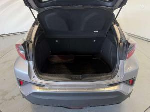 Pelēks Toyota C-HR 2020 Kauņa, ar dzinēja tilpumu 1.80 L un nobraukumu 123 tūkst. km par 21500 €, foto 11 vietnē AUTOMOTO.COM.LV