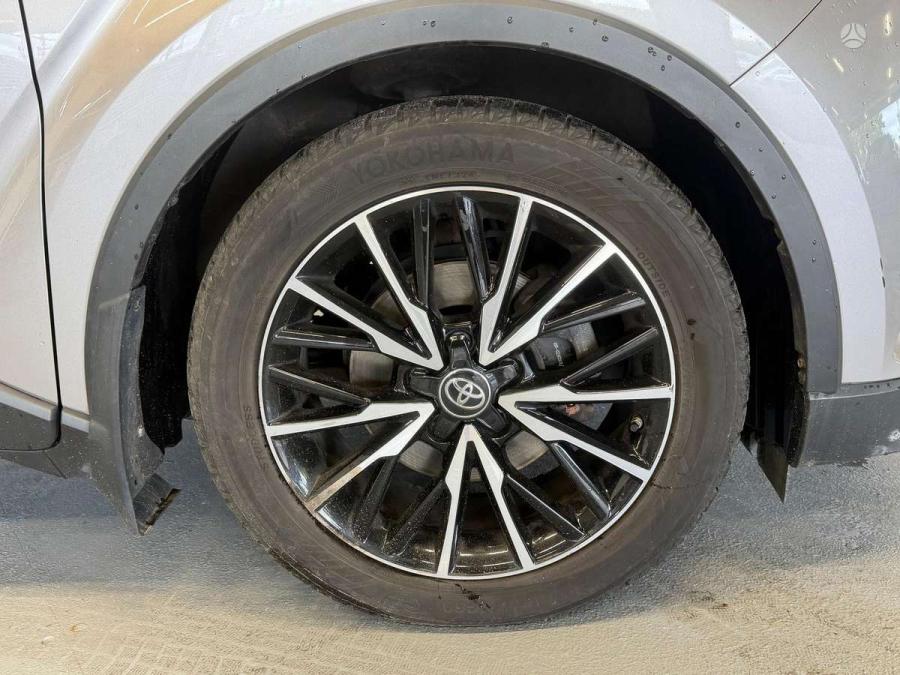 Pelēks Toyota C-HR 2020 Kauņa, ar dzinēja tilpumu 1.80 L un nobraukumu 123 tūkst. km par 21500 €, foto 16 vietnē AUTOMOTO.COM.LV