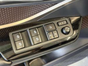 Pelēks Toyota C-HR 2020 Kauņa, ar dzinēja tilpumu 1.80 L un nobraukumu 123 tūkst. km par 21500 €, foto 24 vietnē AUTOMOTO.COM.LV