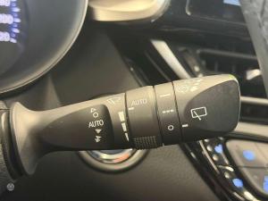 Pelēks Toyota C-HR 2020 Kauņa, ar dzinēja tilpumu 1.80 L un nobraukumu 123 tūkst. km par 21500 €, foto 33 vietnē AUTOMOTO.COM.LV