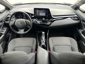 Серый Тойота C-HR 2020 в Каунас, объемом двигателя 1.80 л и пробегом 83 тыс. км за 20992 €, фото 14 на AUTOMOTO.COM.LV