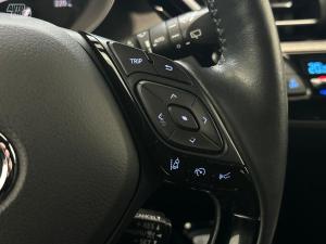 Серый Тойота C-HR 2020 в Каунас, объемом двигателя 1.80 л и пробегом 83 тыс. км за 20992 €, фото 18 на AUTOMOTO.COM.LV