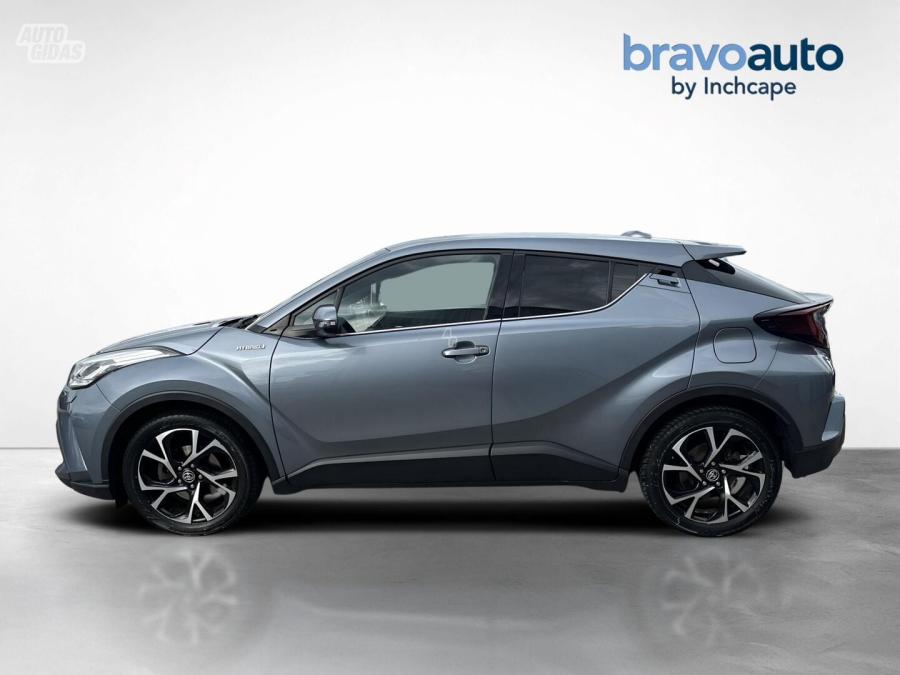 Серый Тойота C-HR 2020 в Каунас, объемом двигателя 1.80 л и пробегом 89 тыс. км за 20992 €, фото 3 на AUTOMOTO.COM.LV