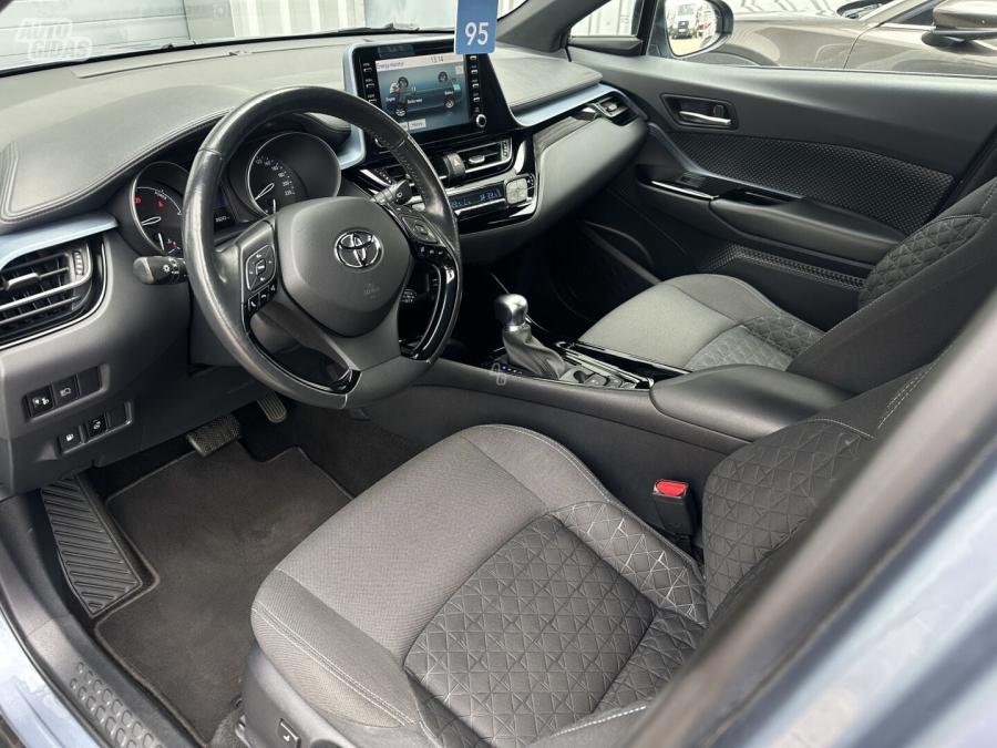 Серый Тойота C-HR 2020 в Каунас, объемом двигателя 1.80 л и пробегом 89 тыс. км за 20992 €, фото 10 на AUTOMOTO.COM.LV