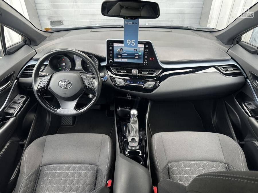 Серый Тойота C-HR 2020 в Каунас, объемом двигателя 1.80 л и пробегом 89 тыс. км за 20992 €, фото 15 на AUTOMOTO.COM.LV