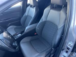 Pelēks Toyota C-HR 2020 Klaipėda, ar dzinēja tilpumu 1.80 L un nobraukumu 65 tūkst. km par 22900 €, foto 13 vietnē AUTOMOTO.COM.LV
