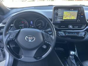 Pelēks Toyota C-HR 2020 Klaipėda, ar dzinēja tilpumu 1.80 L un nobraukumu 65 tūkst. km par 22900 €, foto 15 vietnē AUTOMOTO.COM.LV