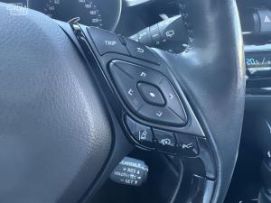 Pelēks Toyota C-HR 2020 Klaipėda, ar dzinēja tilpumu 1.80 L un nobraukumu 65 tūkst. km par 22900 €, foto 17 vietnē AUTOMOTO.COM.LV