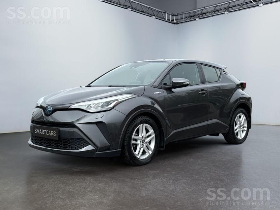 Серый Тойота C-HR 2021 в Рига, объемом двигателя 1.80 л и пробегом 97 тыс. км за 19970 €, фото 1 на AUTOMOTO.COM.LV