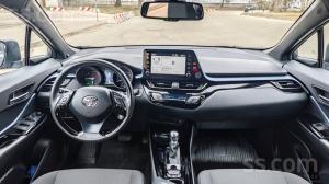 Grey Toyota C-HR 2021 in Riga, with an engine capacity of 1.80 L and mileage of 148 thousand km for 18900 €, photo 18 on AUTOMOTO.COM.LV
