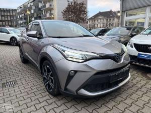 Grey Toyota C-HR 2021 in Kaunas, with an engine capacity of 1.80 L and mileage of 19 thousand km for 25480 €, photo 2 on AUTOMOTO.COM.LV