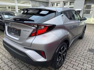 Grey Toyota C-HR 2021 in Kaunas, with an engine capacity of 1.80 L and mileage of 19 thousand km for 25480 €, photo 3 on AUTOMOTO.COM.LV
