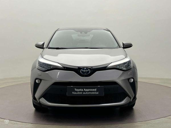 Серый Тойота C-HR 2021 в Паневежис, объемом двигателя 1.80 л и пробегом 40 тыс. км за 22990 €, фото 2 на AUTOMOTO.COM.LV