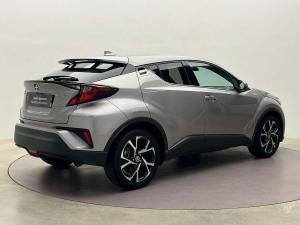 Grey Toyota C-HR 2021 in Panevezys, with an engine capacity of 1.80 L and mileage of 40 thousand km for 22990 €, photo 8 on AUTOMOTO.COM.LV