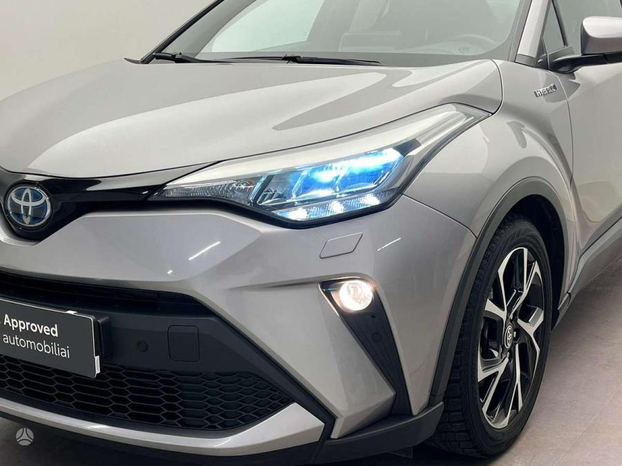 Grey Toyota C-HR 2021 in Panevezys, with an engine capacity of 1.80 L and mileage of 40 thousand km for 22990 €, photo 36 on AUTOMOTO.COM.LV