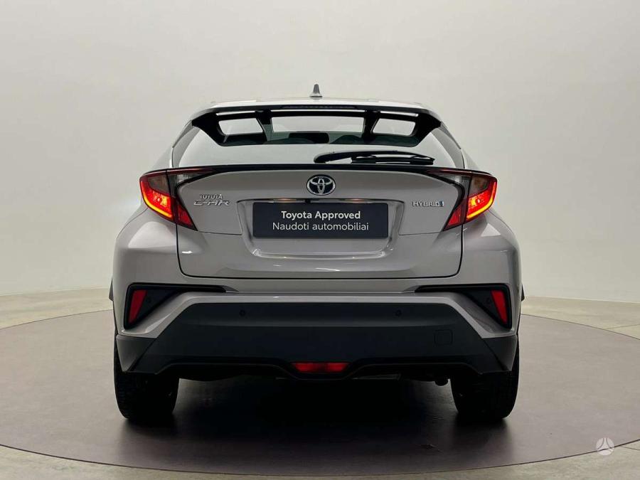 Grey Toyota C-HR 2021 in Panevezys, with an engine capacity of 1.80 L and mileage of 40 thousand km for 22990 €, photo 37 on AUTOMOTO.COM.LV