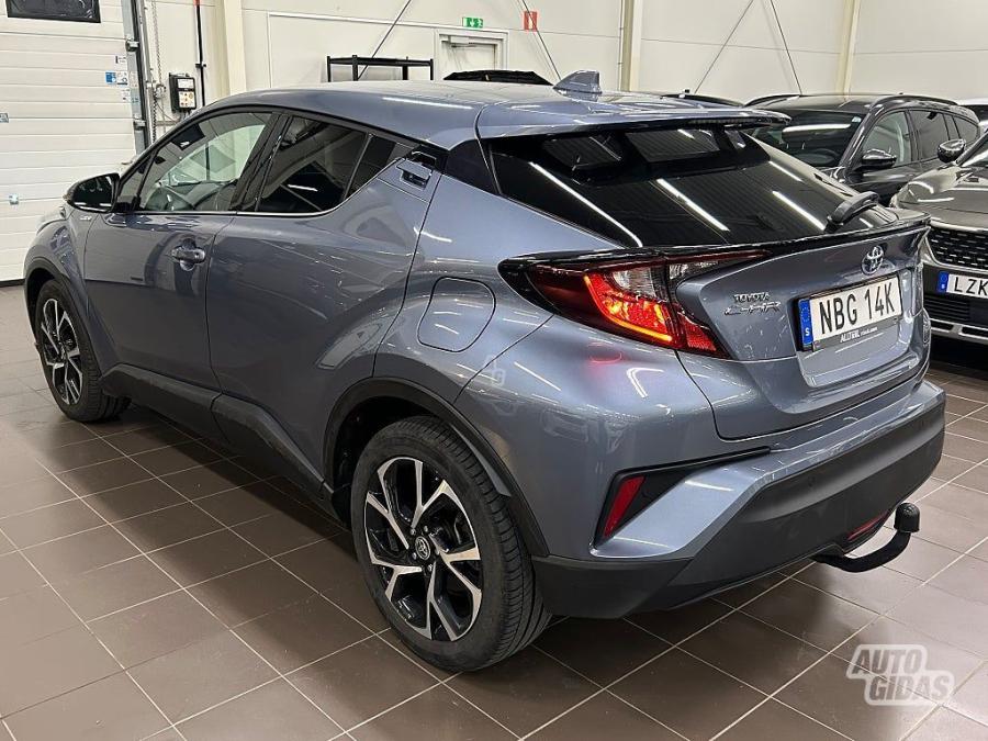 Grey Toyota C-HR 2021 in Kaunas, with an engine capacity of 0.00 L and mileage of 78 thousand km for 24889 €, photo 4 on AUTOMOTO.COM.LV