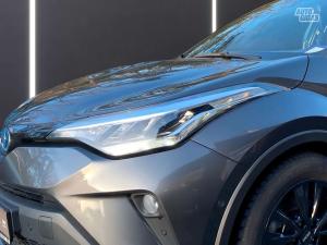 Grey Toyota C-HR 2021 in Kaunas, with an engine capacity of 1.80 L and mileage of 84 thousand km for 21669 €, photo 6 on AUTOMOTO.COM.LV