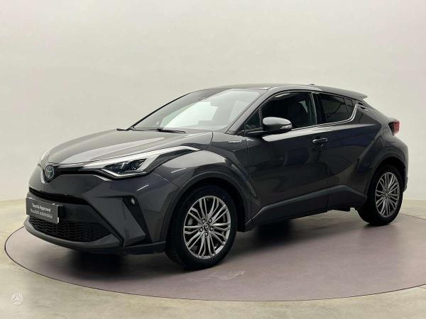 Grey Toyota C-HR 2021 in Panevezys, with an engine capacity of 1.80 L and mileage of 44 thousand km for 23790 €, photo 1 on AUTOMOTO.COM.LV