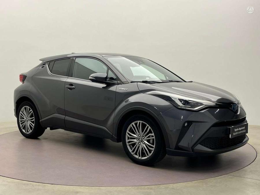 Серый Тойота C-HR 2021 в Паневежис, объемом двигателя 1.80 л и пробегом 44 тыс. км за 23790 €, фото 3 на AUTOMOTO.COM.LV