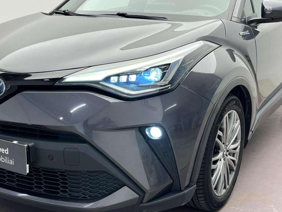 Серый Тойота C-HR 2021 в Паневежис, объемом двигателя 1.80 л и пробегом 44 тыс. км за 23790 €, фото 36 на AUTOMOTO.COM.LV