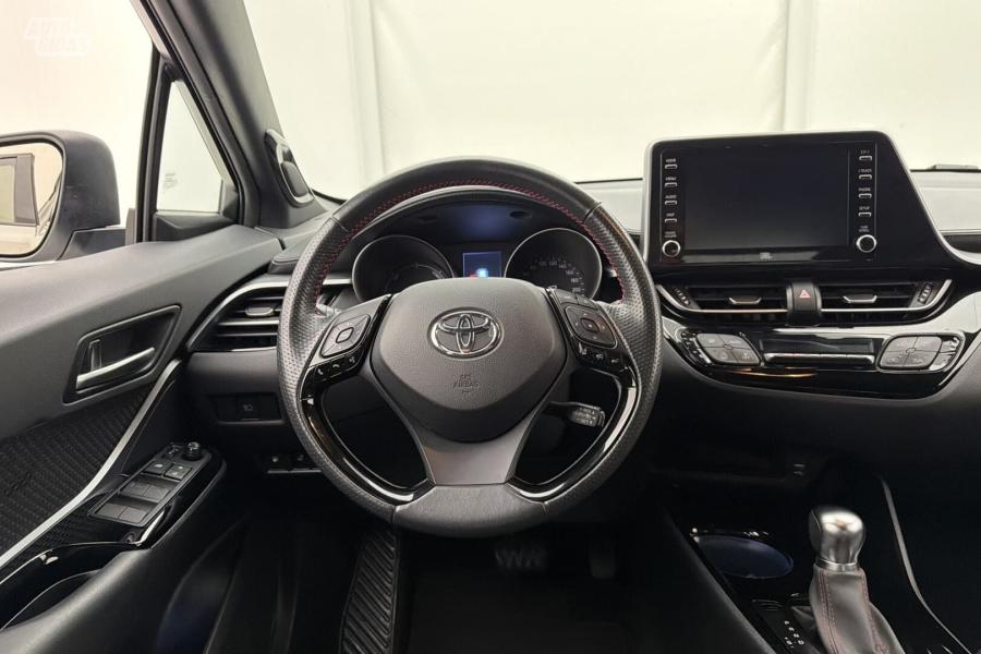 Grey Toyota C-HR 2021 in Kaunas, with an engine capacity of 0.00 L and mileage of 69 thousand km for 30934 €, photo 17 on AUTOMOTO.COM.LV