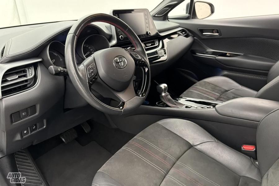 Grey Toyota C-HR 2021 in Kaunas, with an engine capacity of 0.00 L and mileage of 69 thousand km for 30934 €, photo 19 on AUTOMOTO.COM.LV