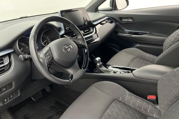 Grey Toyota C-HR 2021 in Kaunas, with an engine capacity of 0.00 L and mileage of 54 thousand km for 25568 €, photo 9 on AUTOMOTO.COM.LV