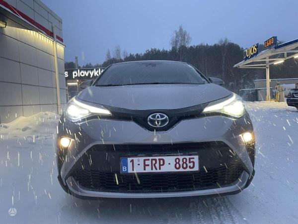 Pelēks Toyota C-HR 2021 Viļņa, ar dzinēja tilpumu 2.00 L un nobraukumu 29 tūkst. km par 20999 €, foto 4 vietnē AUTOMOTO.COM.LV