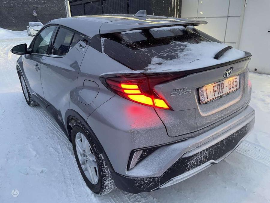 Pelēks Toyota C-HR 2021 Viļņa, ar dzinēja tilpumu 2.00 L un nobraukumu 29 tūkst. km par 20999 €, foto 7 vietnē AUTOMOTO.COM.LV