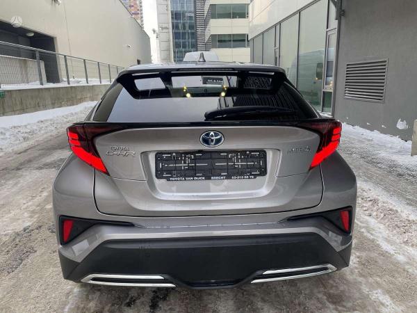 Pelēks Toyota C-HR 2021 Viļņa, ar dzinēja tilpumu 2.00 L un nobraukumu 30 tūkst. km par 20999 €, foto 1 vietnē AUTOMOTO.COM.LV