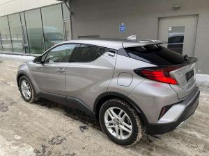Pelēks Toyota C-HR 2021 Viļņa, ar dzinēja tilpumu 2.00 L un nobraukumu 30 tūkst. km par 20999 €, foto 7 vietnē AUTOMOTO.COM.LV