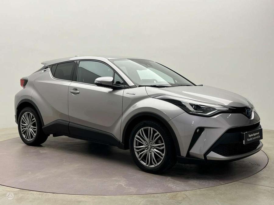 Серый Тойота C-HR 2021 в Паневежис, объемом двигателя 1.80 л и пробегом 79 тыс. км за 22990 €, фото 3 на AUTOMOTO.COM.LV