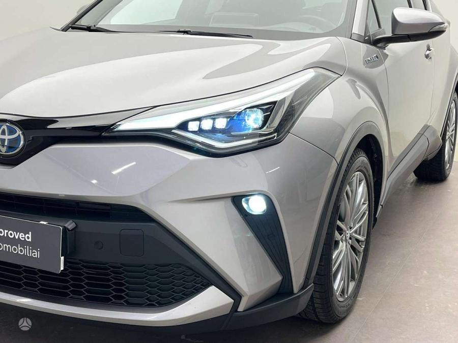 Серый Тойота C-HR 2021 в Паневежис, объемом двигателя 1.80 л и пробегом 79 тыс. км за 22990 €, фото 35 на AUTOMOTO.COM.LV