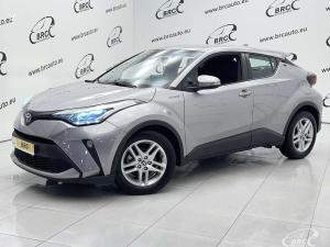 Grey Toyota C-HR 2021 in Vilnius, with an engine capacity of 1.80 L and mileage of 132 thousand km for 18350 €, photo  on AUTOMOTO.COM.LV
