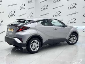 Grey Toyota C-HR 2021 in Vilnius, with an engine capacity of 1.80 L and mileage of 132 thousand km for 18350 €, photo 3 on AUTOMOTO.COM.LV
