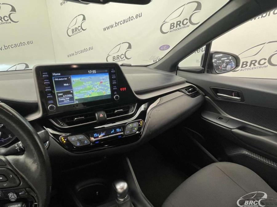 Grey Toyota C-HR 2021 in Vilnius, with an engine capacity of 1.80 L and mileage of 132 thousand km for 18350 €, photo 27 on AUTOMOTO.COM.LV