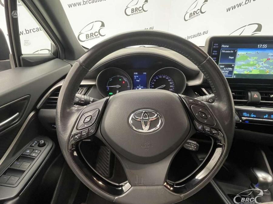 Grey Toyota C-HR 2021 in Vilnius, with an engine capacity of 1.80 L and mileage of 132 thousand km for 18350 €, photo 28 on AUTOMOTO.COM.LV