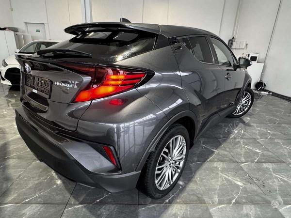 Grey Toyota C-HR 2021 in Panevezys, with an engine capacity of 1.80 L and mileage of 91 thousand km for 20900 €, photo 6 on AUTOMOTO.COM.LV