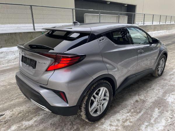 Pelēks Toyota C-HR 2021 Viļņa, ar dzinēja tilpumu 1.99 L un nobraukumu 29 tūkst. km par 20999 €, foto 3 vietnē AUTOMOTO.COM.LV