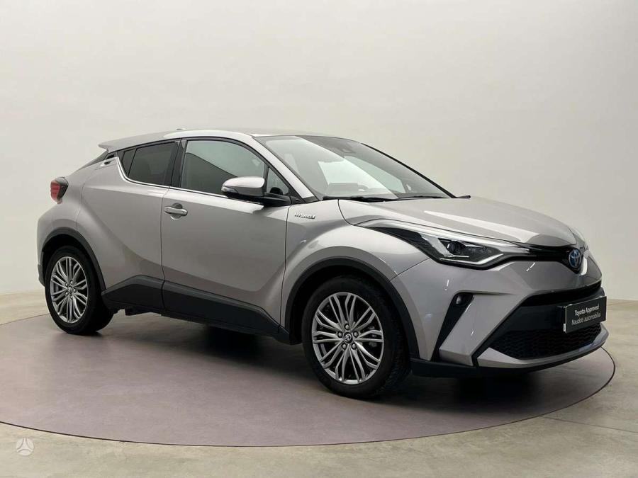 Серый Тойота C-HR 2021 в Паневежис, объемом двигателя 1.80 л и пробегом 104 тыс. км за 22990 €, фото 3 на AUTOMOTO.COM.LV
