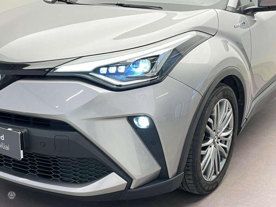 Серый Тойота C-HR 2021 в Паневежис, объемом двигателя 1.80 л и пробегом 104 тыс. км за 22990 €, фото 37 на AUTOMOTO.COM.LV